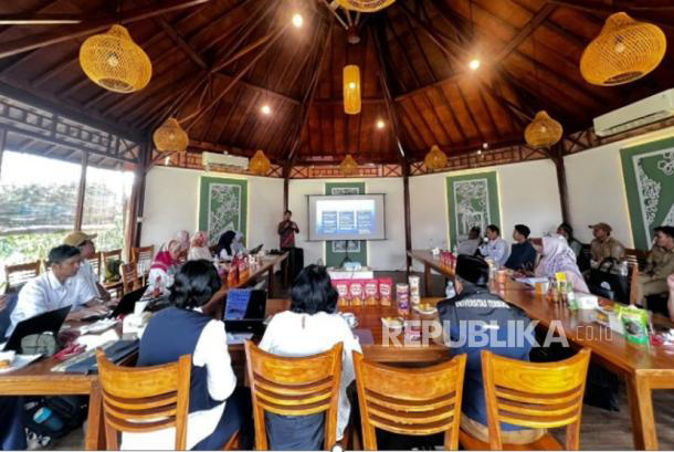 PkM berbasis aspirasi warga, LPPM UT rumuskan arah pemberdayaan ...