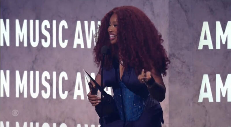 SZA wins American Music Award for best female R&B artist