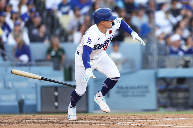 Freddie Freeman sparks a 4-run seventh as the Dodgers rally past the ...