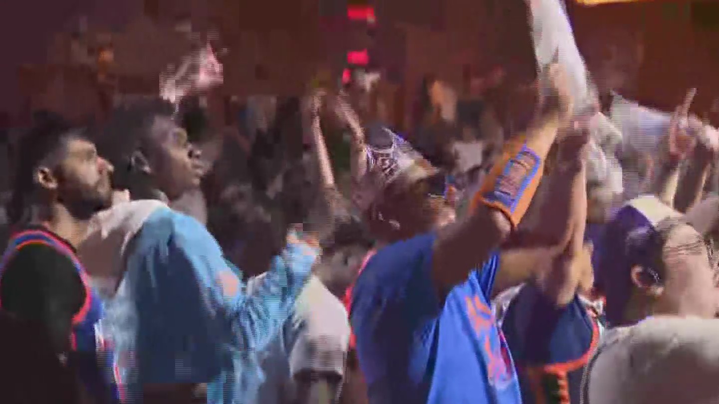 Knicks fans hope for sweep of Cavaliers during watch party