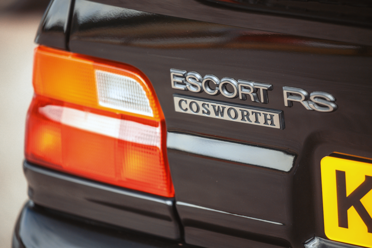 Ford Escort RS Cosworth vs Subaru Impreza P1: Feel the heat