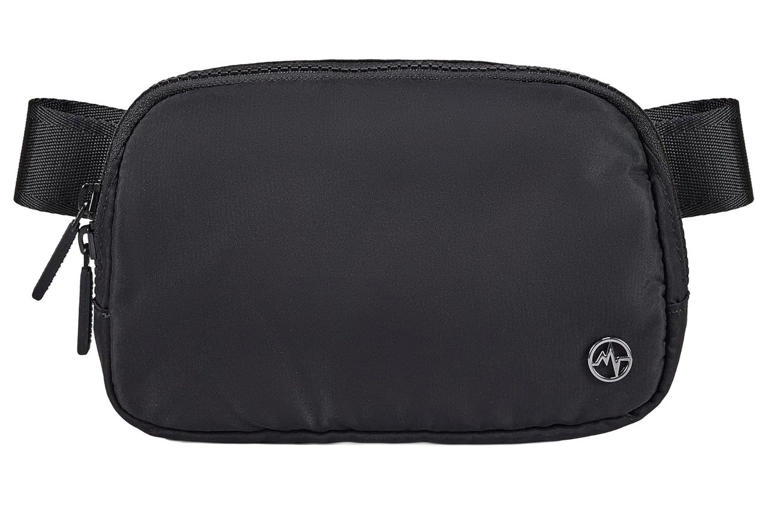 5 essentials smart travelers always keep in their carry-on to get ...