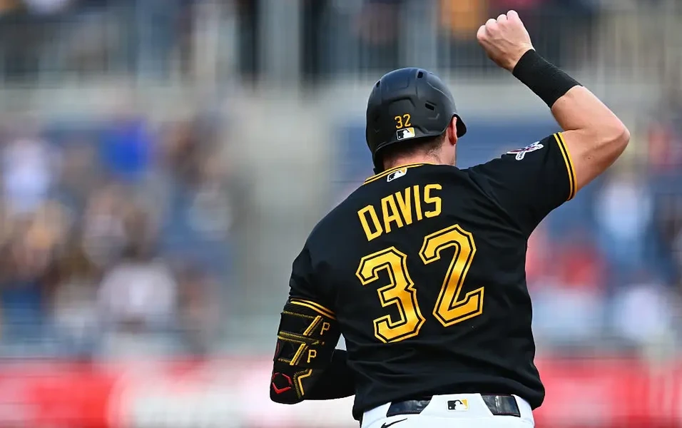 Davis' homer hands Cubs ninth straight loss