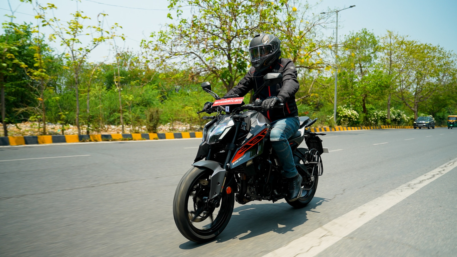 KTM 390 Duke 350cc first ride review: Has the sharpest Duke found a ...