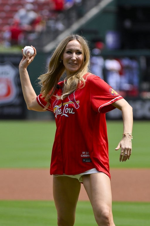 Amazing pictures of comedic icon Nikki Glaser