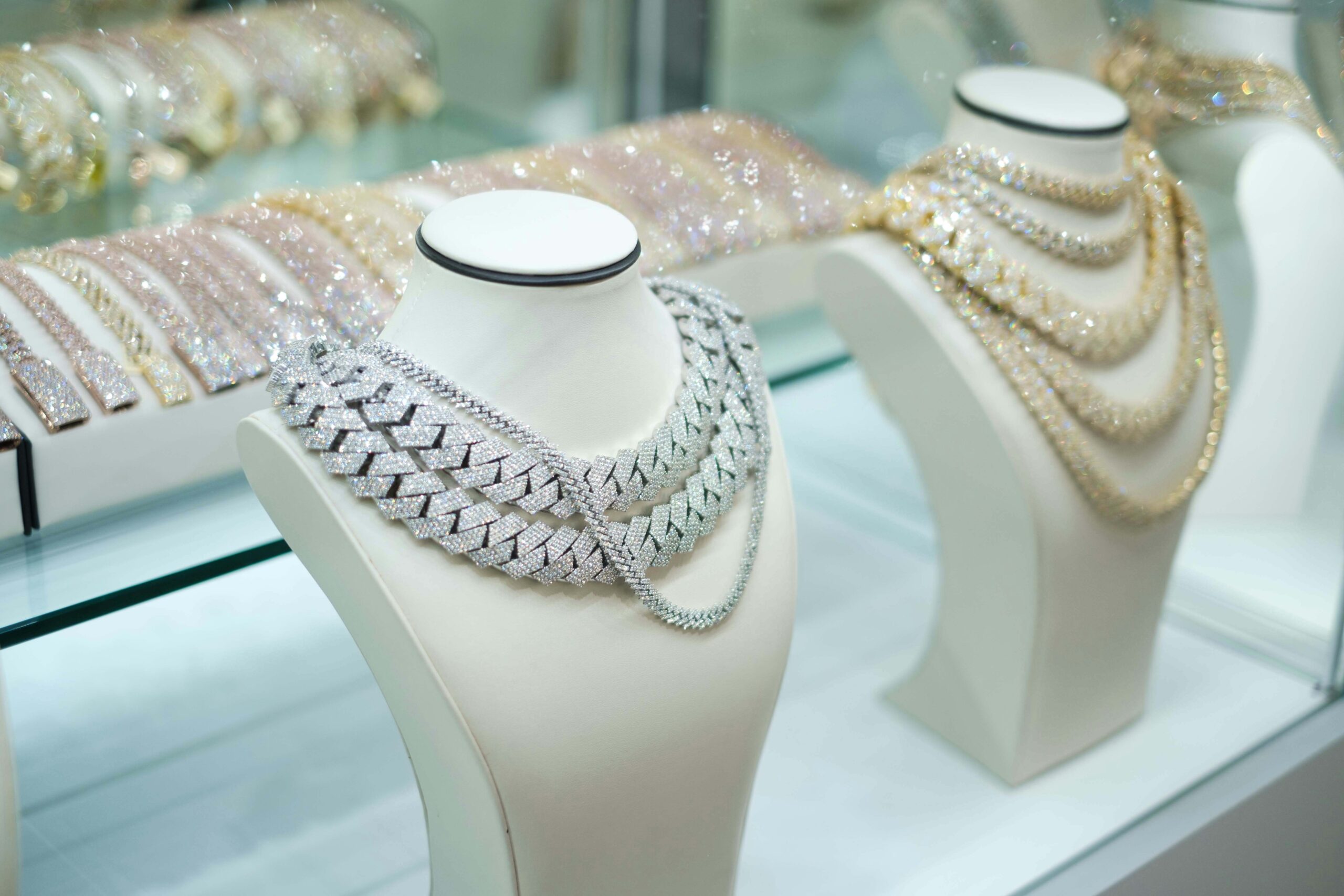 Why are traders selling silver despite persisting Middle East risks?