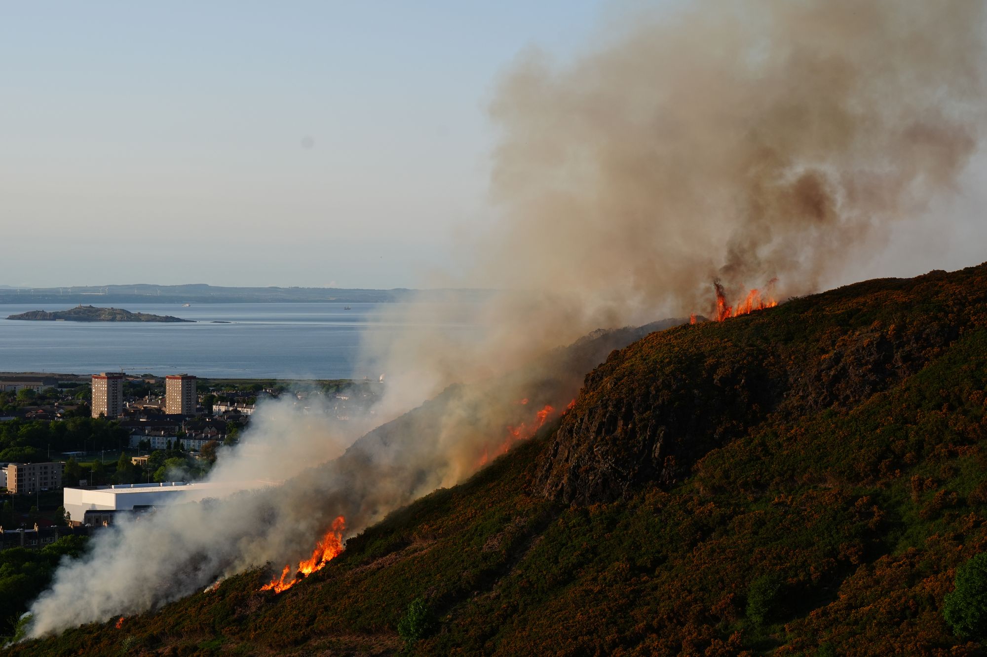 Arthur's Seat wildfire: Edinburgh firefighters work through night ...