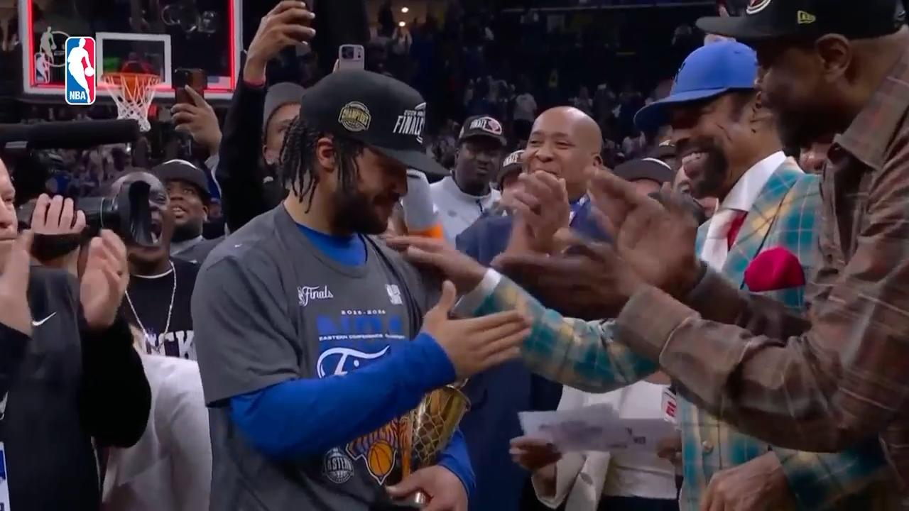 Moment: Knicks star Jalen Brunson wins Larry Bird Trophy as Eastern ...