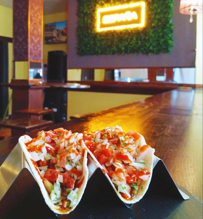 Manasés y Janeth, dueños de un restaurante de pueblo: “La brocheta de ...
