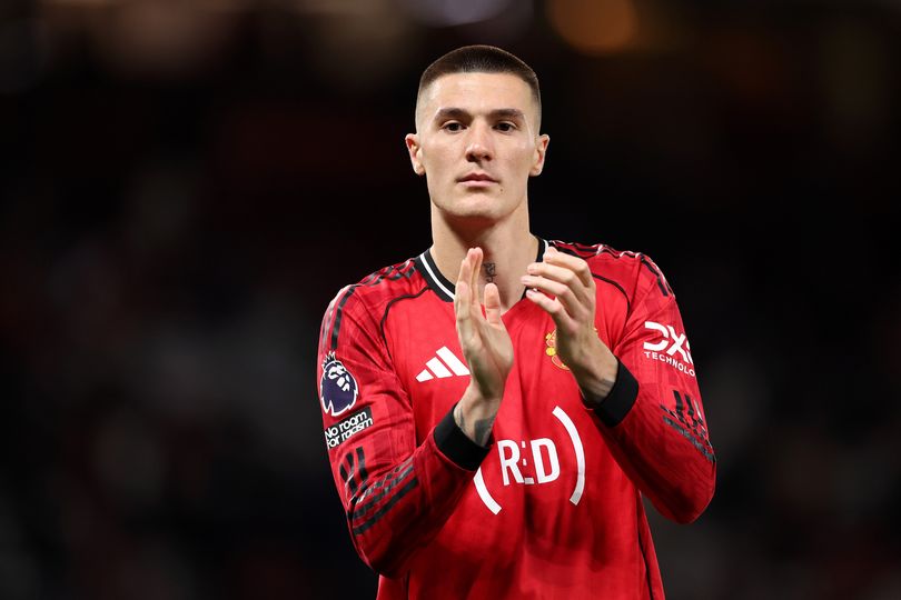 Benjamin Sesko at centre of tension again as manager hits out at Man United