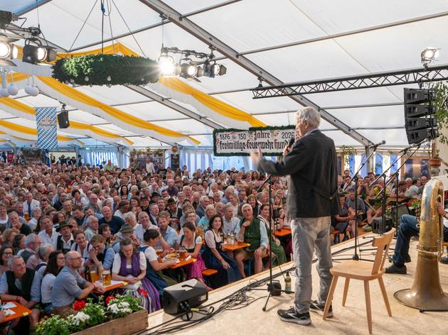 Gerhard Polt und Well-Brüder spielen fast drei Stunden vor 2000 Besuchern