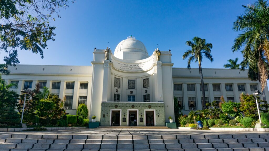 Capitol opens scholarships to 5,900 college students in aid program