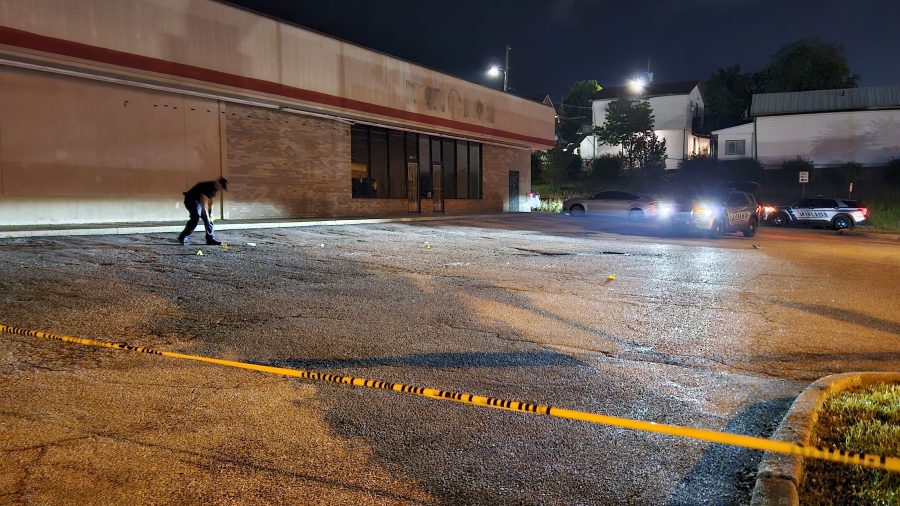 Teenager fatally shot during attempted robbery in Charleston