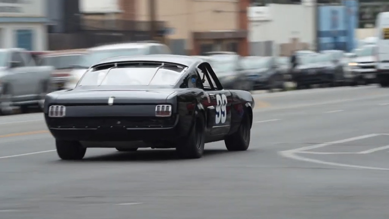 Old 650 HP Mustang race car wakes the neighborhood