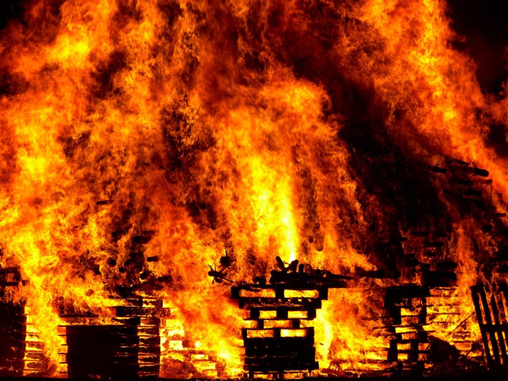 Gond-Pontouvre : Un troisième incendie en deux mois ravage le site de ...