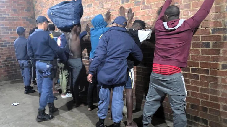 Limpopo crime blitz: Police swoop in and arrest 926 suspects in week of ...