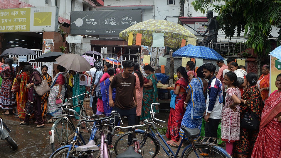 Cross-party attendance at CM Adhikari’s Kalyani review meet sparks buzz