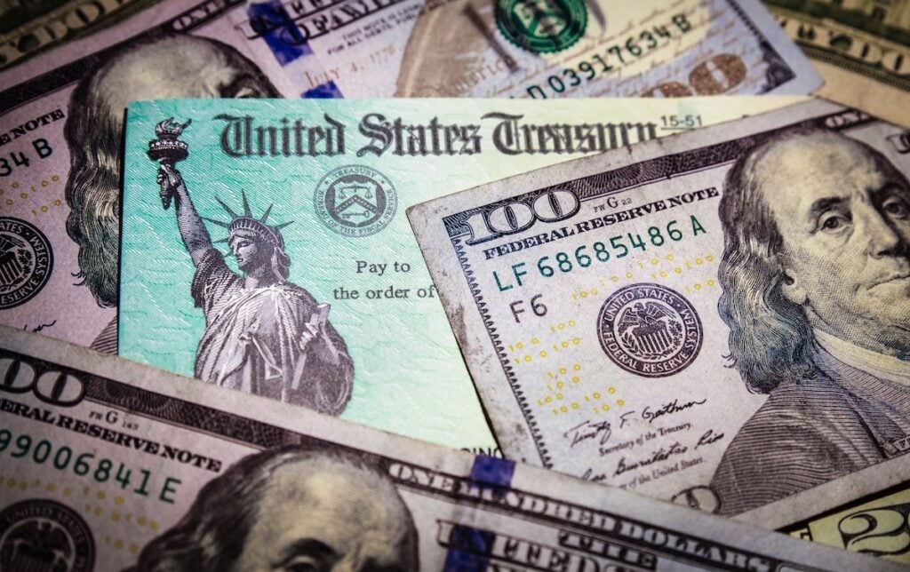 Long-duration bond ETFs face 'pain' as 30-year Treasury yield tops 5% ...