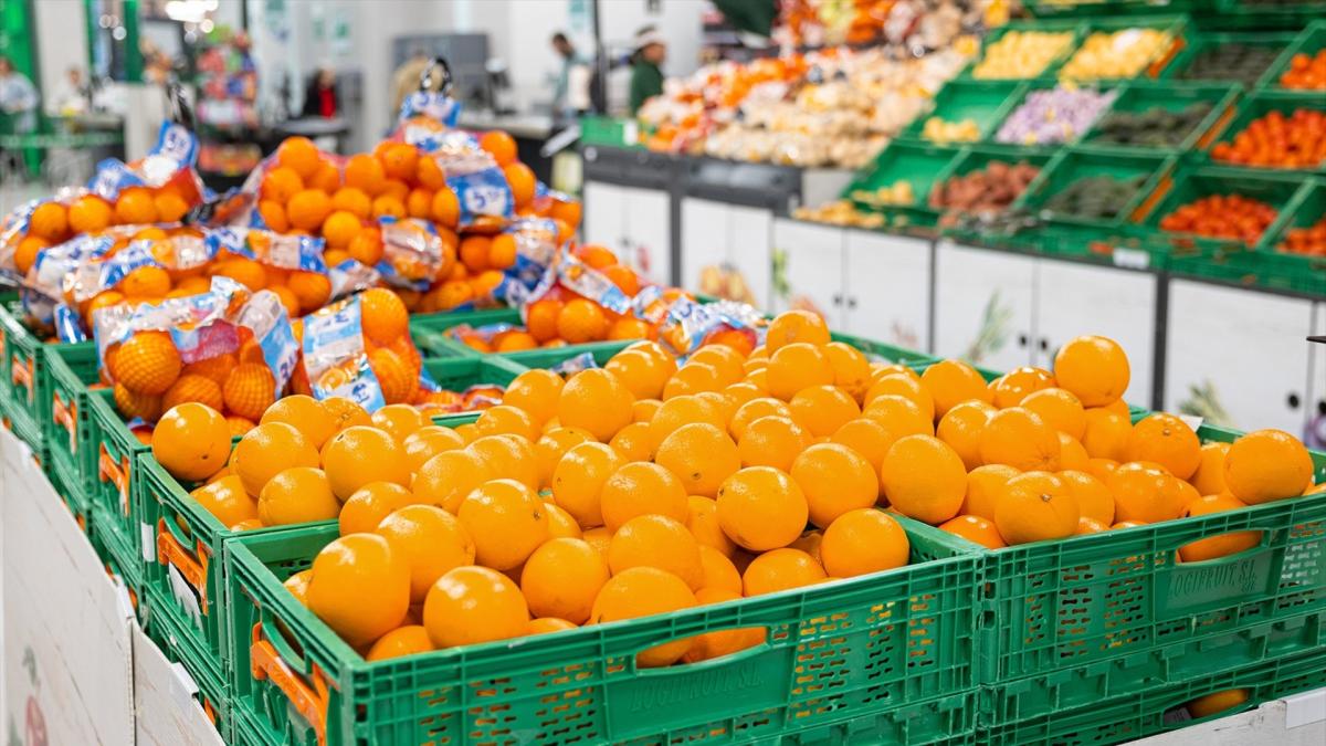 Vox exige eliminar la fruta extranjera de los colegios aragoneses: «No ...