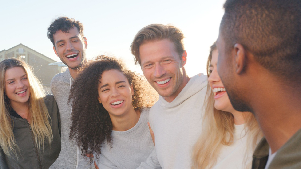 Are you the fringe friend? 3 signs psychologists say to watch for