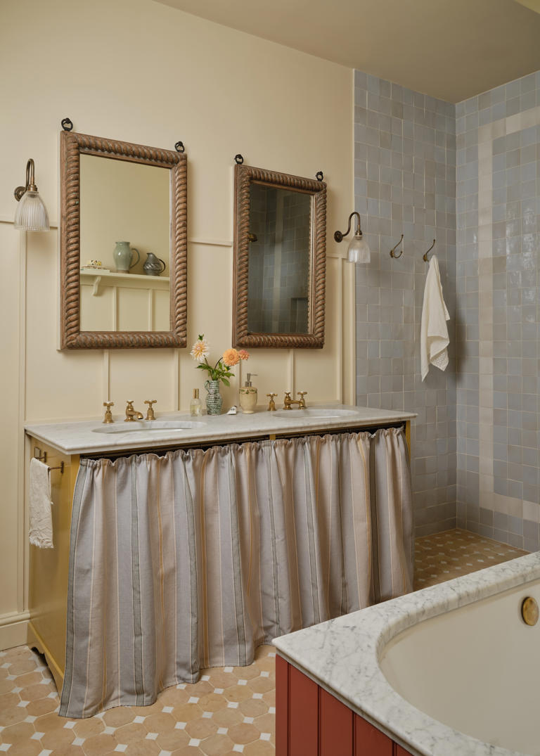 7 trends in ensuite designs to make this space a moment