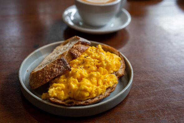 Stop using a pan to cook scrambled eggs - simple method is 'quickest ...