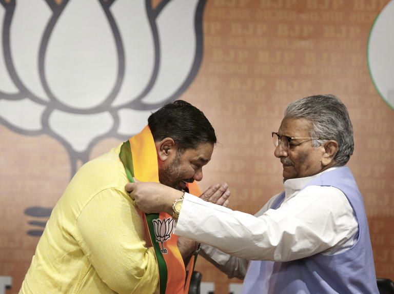 Former BJD Rajya Sabha MP Debashish Samantaray joins BJP, praised Modi ...
