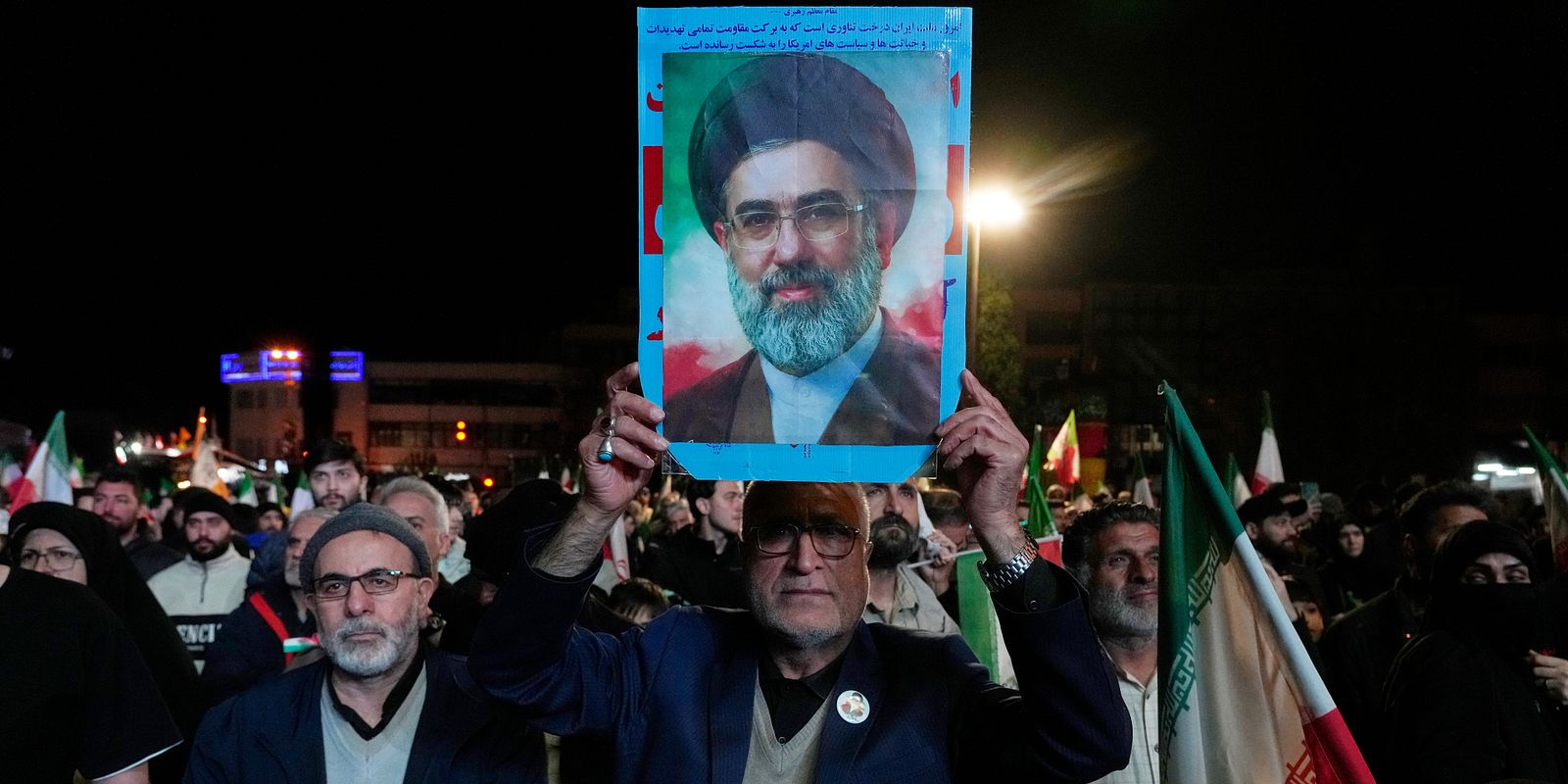 Irans ledare: Kommer inte längre agera sköld åt USA
