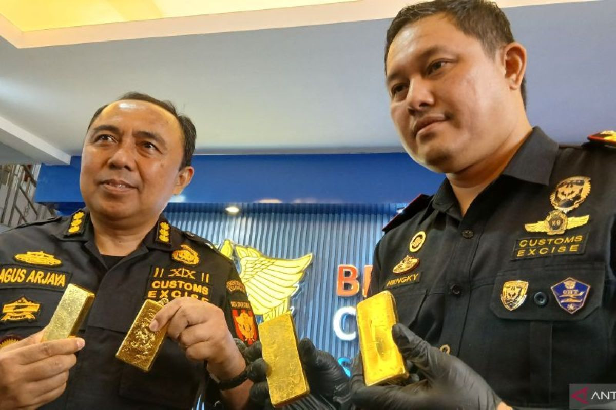 17,55 kg emas batangan yang hendak dikirim ke China disita di Bandara ...