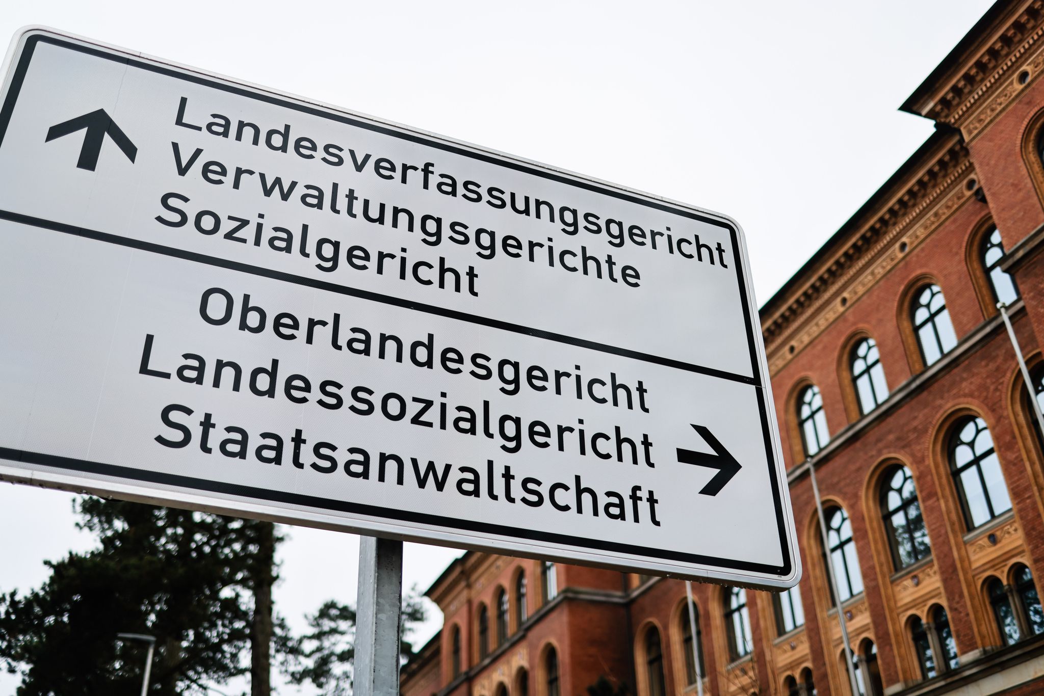 OLG stoppt Auslieferung nach Polen wegen Haft-Bedenken
