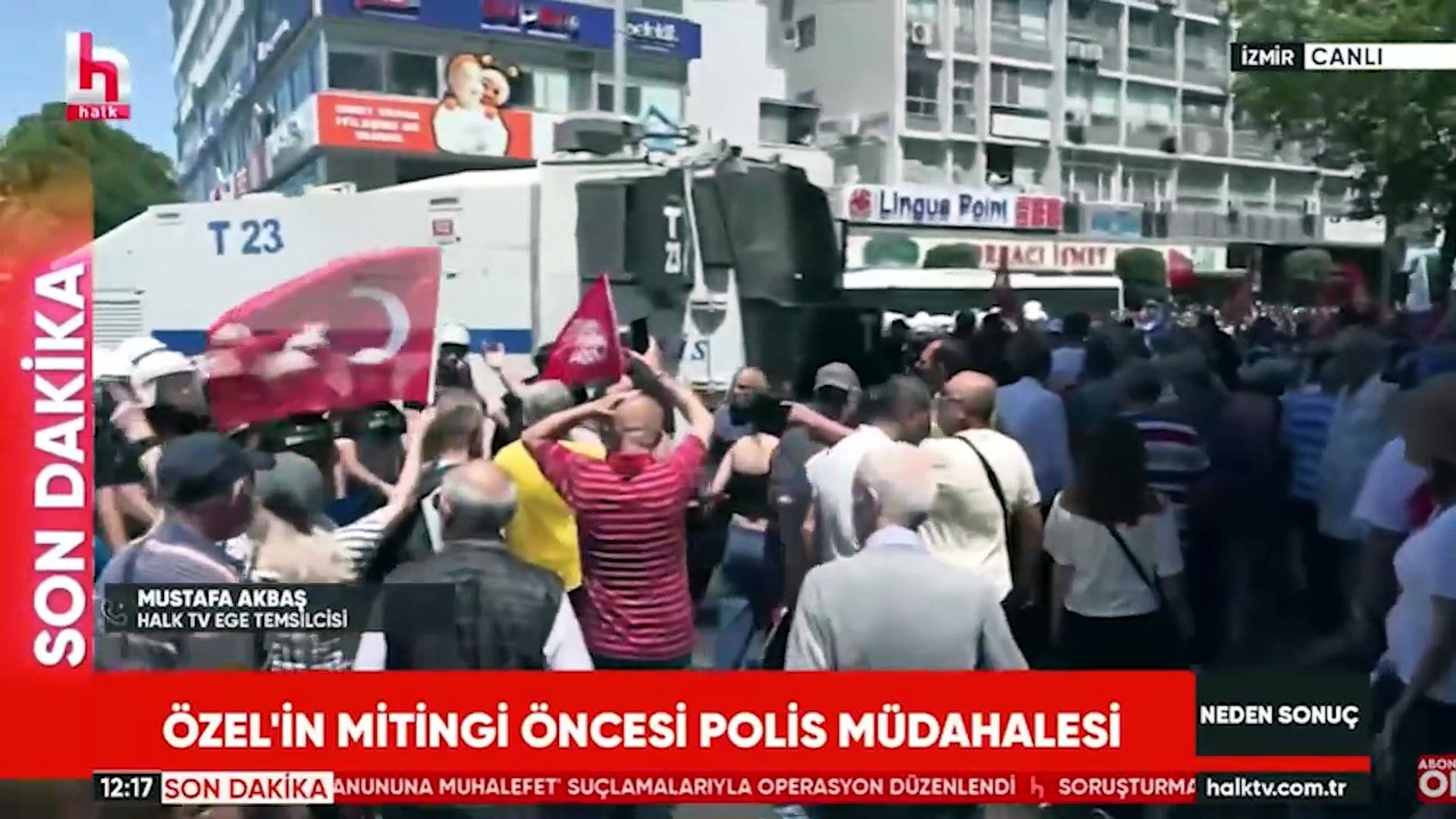 Özgür Özel'in İzmir mitingi öncesi gerginlik: TOMA'ya çıkıp tekmeledi