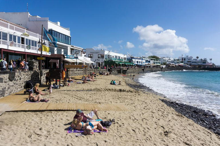 UK tourists put on high alert as temperatures soar in the Canary Islands