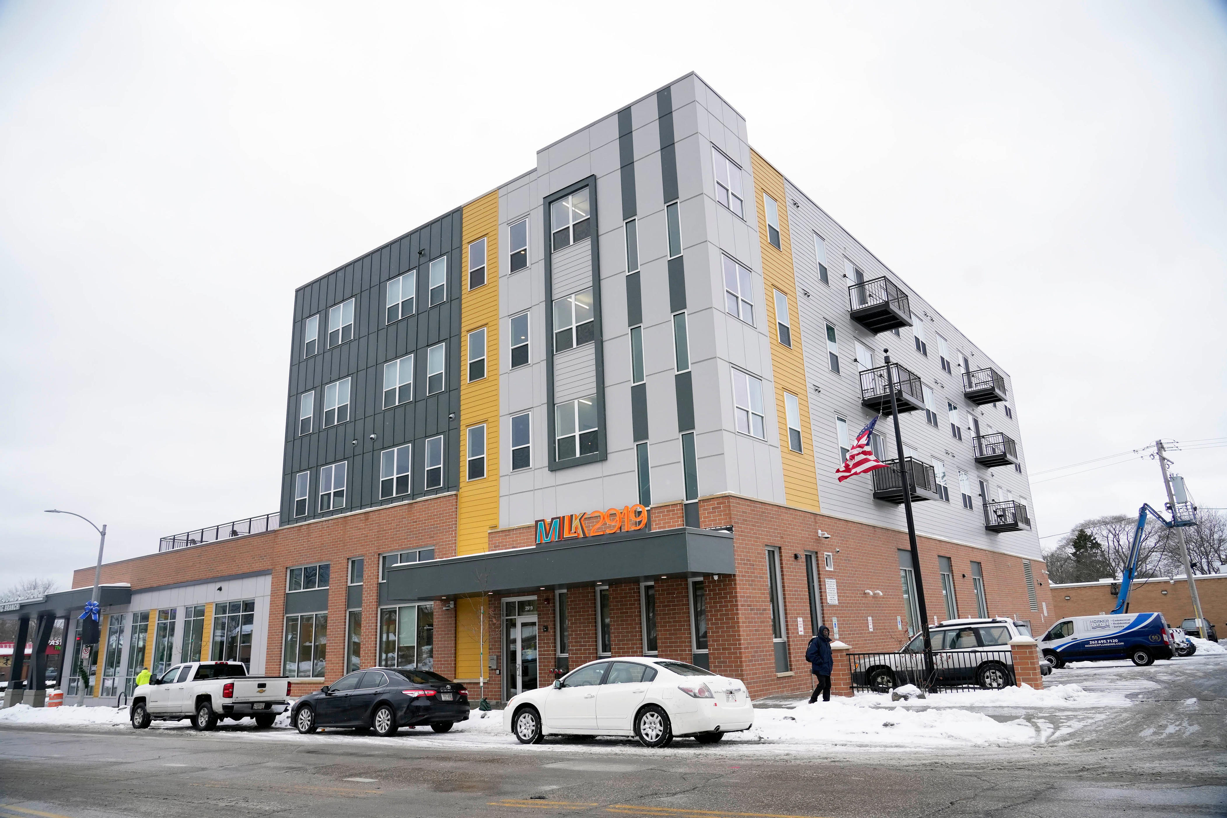 Downtown dog park, Bronzeville book store among mayor's design awards