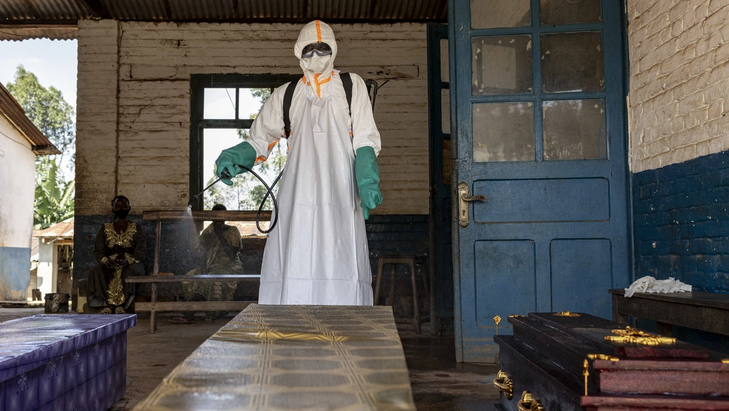 Italy confirms Ebola tests negative for aid workers