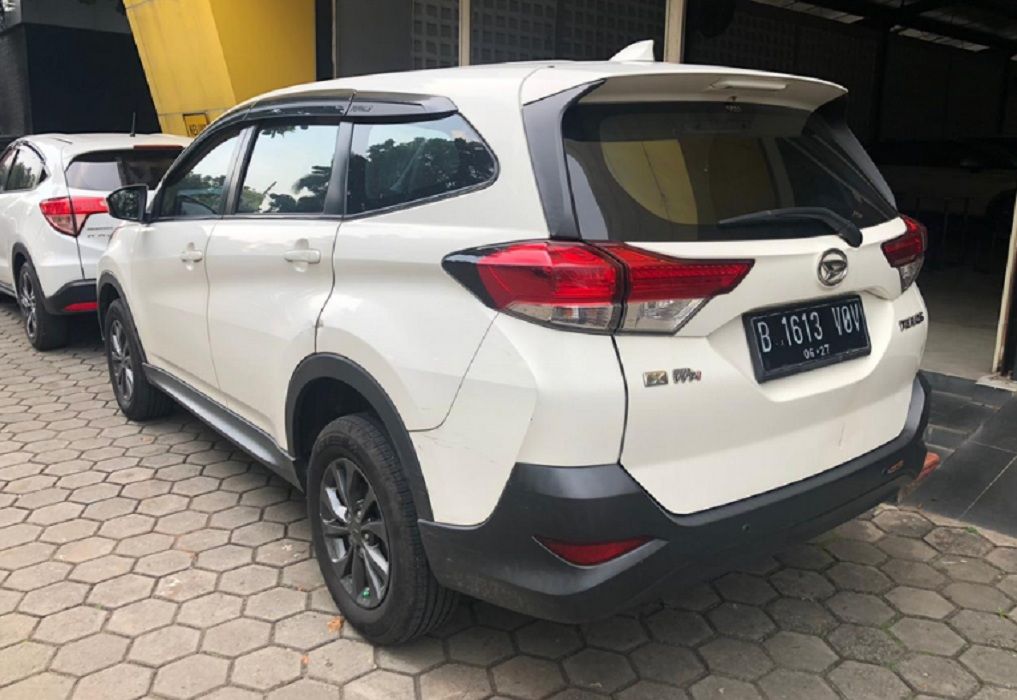 Harga mobil bekas Daihatsu Terios 2018, tipe deluxe dibanderol segini