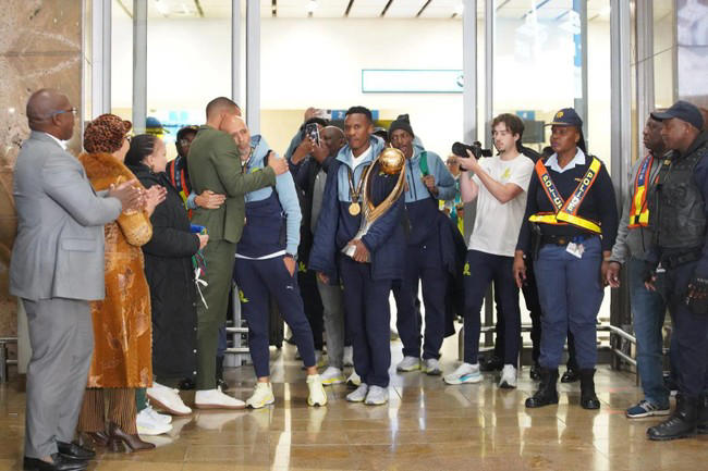 In pictures | Mamelodi Sundowns fans welcome home CAF Champions League ...