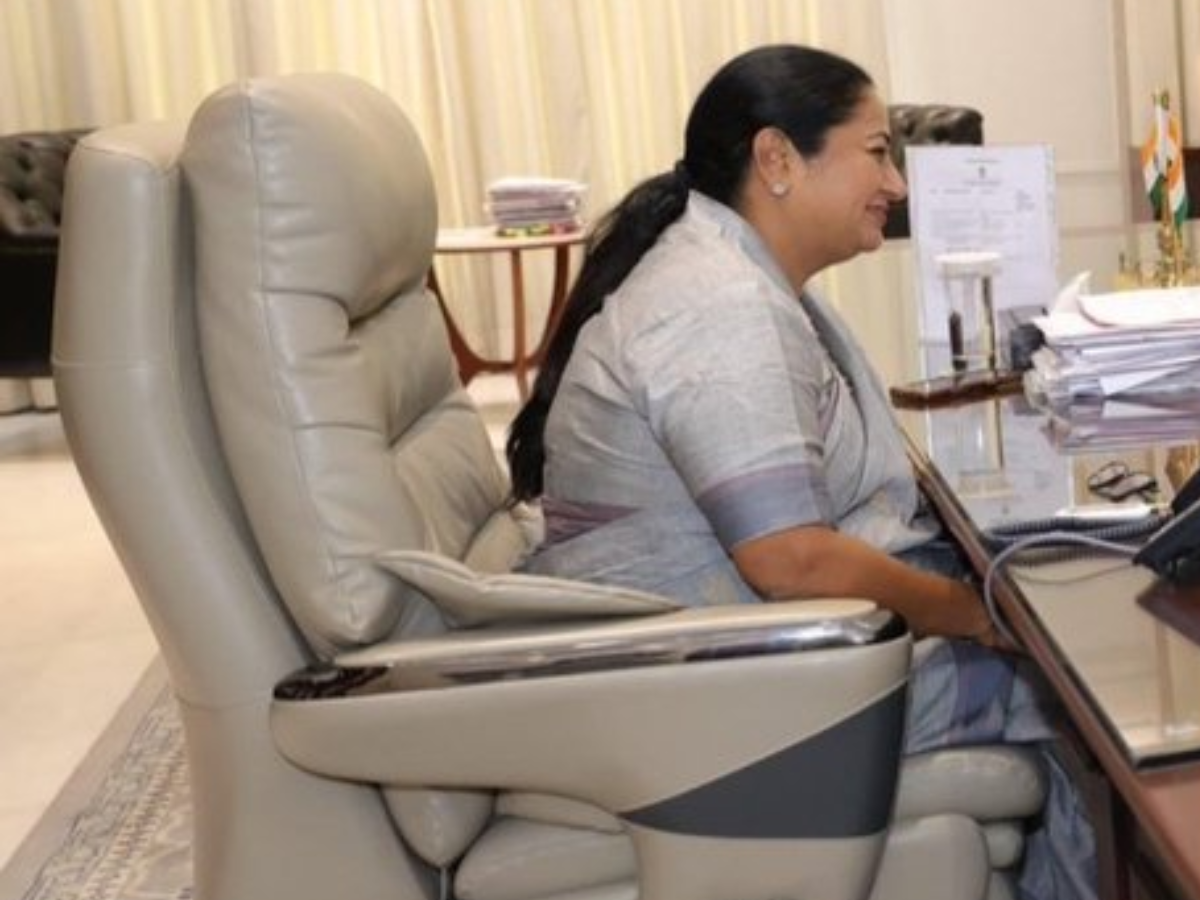 Why is Rekha Gupta's chair gone viral? Check what's special about it ...