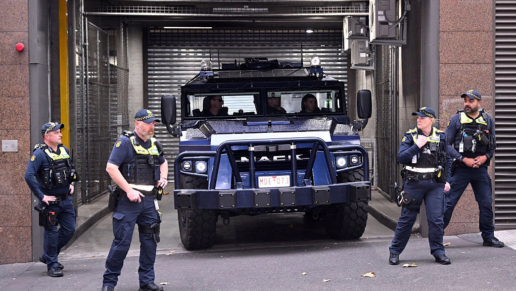 ISIS-linked women and children arrive in Australia under tight security