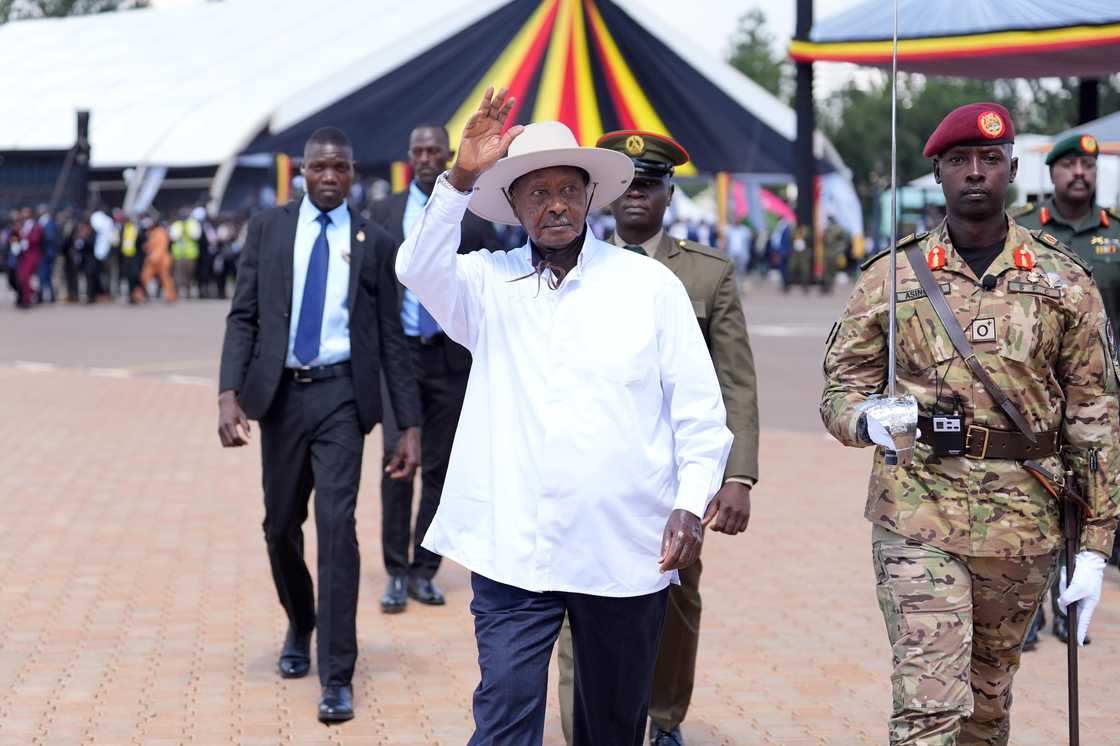 Yoweri Museveni sneers at Arsenal fans inviting him for celebrations ...
