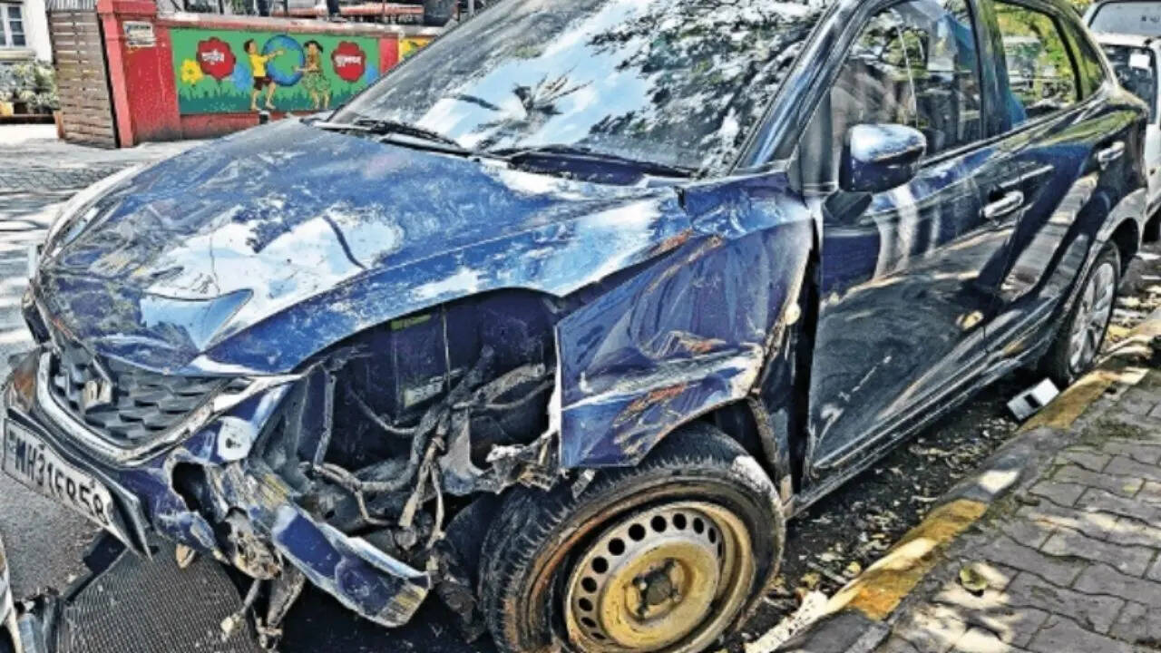 Drunk BBA student hurt as car crashes through railings, falls off Pune ...
