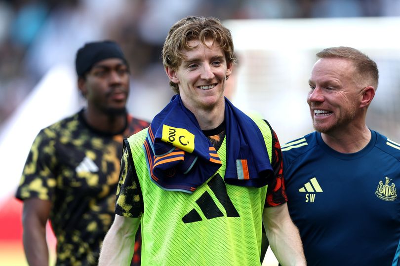 Anthony Gordon farewell TV cameras missed as Newcastle star shares ...