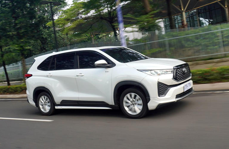 Cara pakai mode berjalan tanpa bensin di Toyota Kijang Innova Zenix
