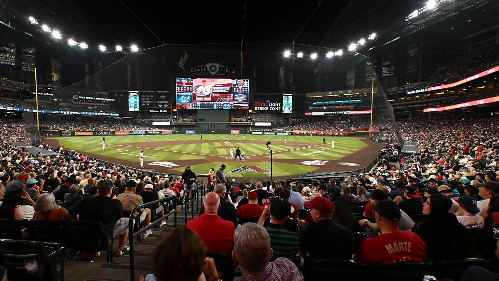 Couple’s ticket mix-up leads to historic back-to-back MLB catches