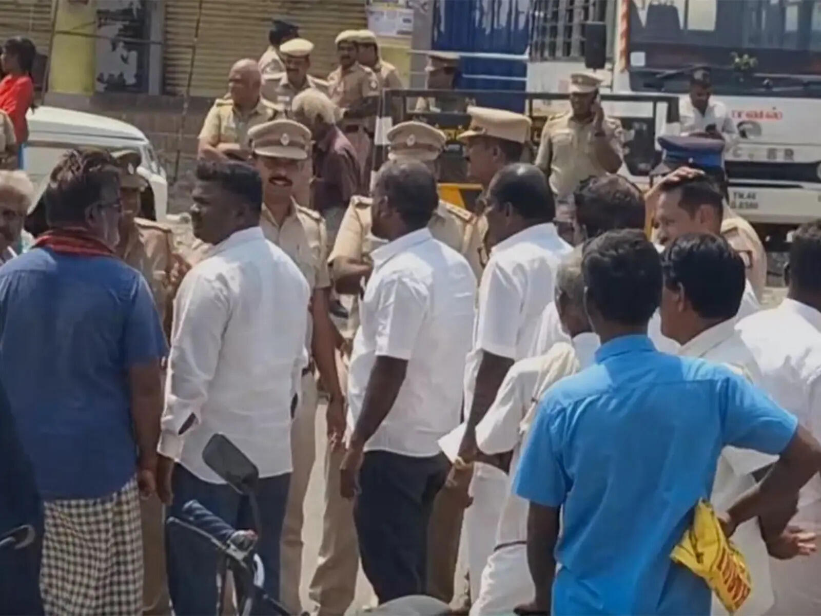 Tension in Perambalur: VCK and DMK cadres clash, heavy police security ...