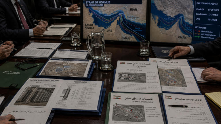 US-Iran deal still hinges on uranium stockpile dispute