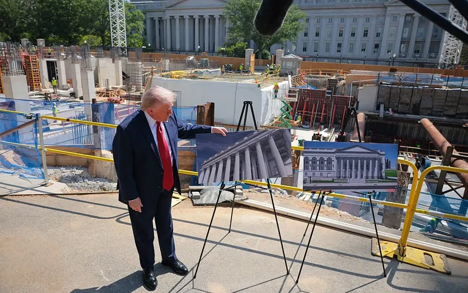 Trump eyes White House column swap amid construction chaos
