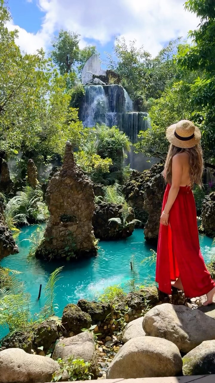 How is this place even real? This magical waterfall park in Asia