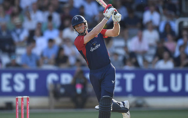 Vitality Blast 2026: Dropped England star Zak Crawley roars back into ...
