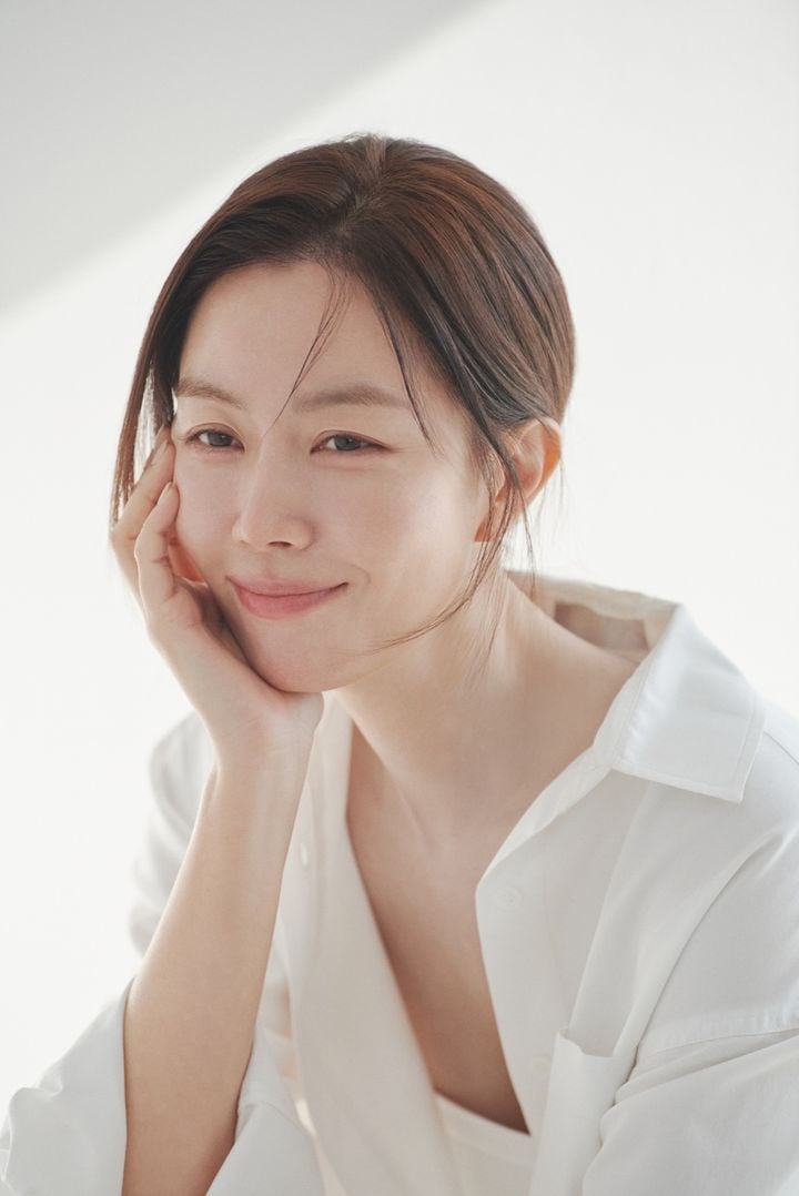 Kim Yoo Mi signs exclusive contract with Saram Entertainment