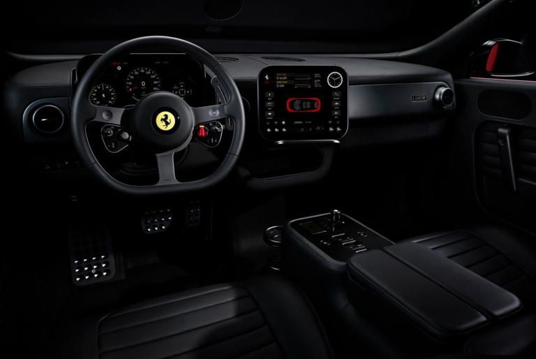 Ferrari Luce: la prima elettrica da 1.040 CV ha uno stile shock